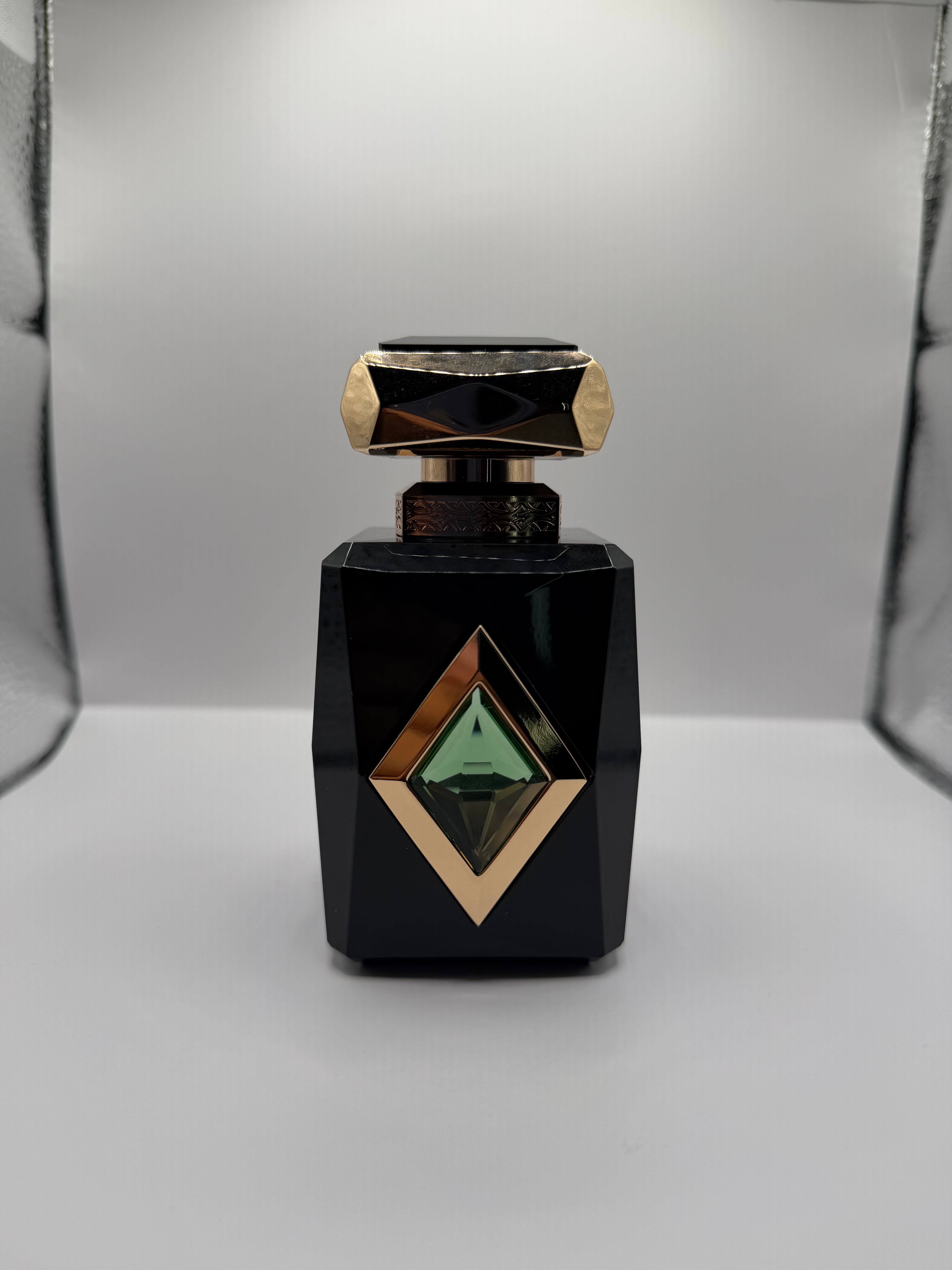 French Avenue - Iris Patchouli - Sample – Jaysmellys